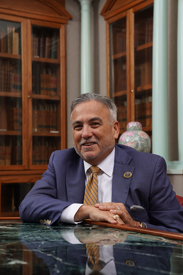 Defining Moment: Law alumnus donates to nurture next generation of lawyers